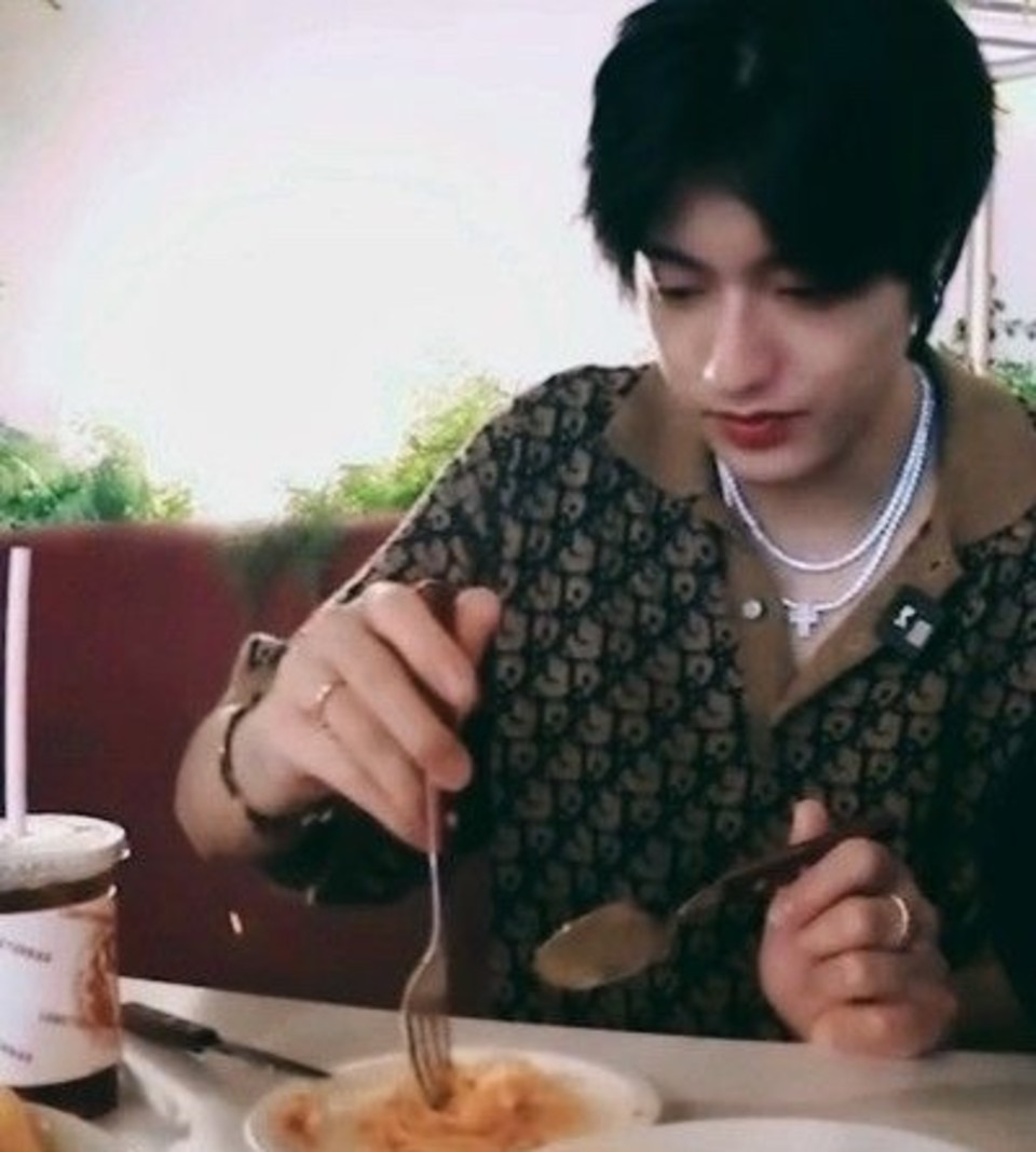 第17話：st（公 開 恋 愛 ___ .）｜無料スマホ夢小説ならプリ小説 byGMO